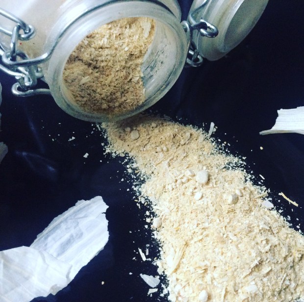 Powdered Garlic Skins and Peels / Poudre de pelures d’ail – Chantal's ...